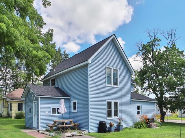 403 8th St NE, Staples, MN 56479