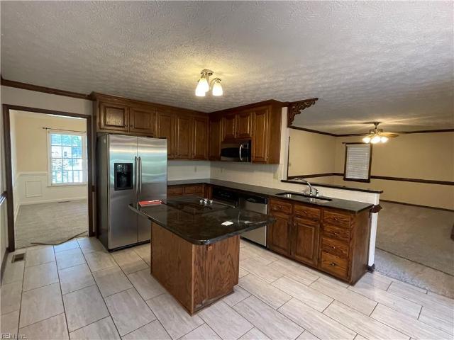 403 Coach Hovis DR
