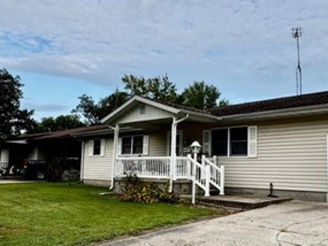 403 Cora St, Carmi, IL 62821