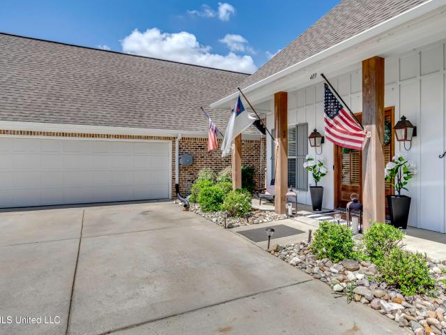 403 Crossvine Place
