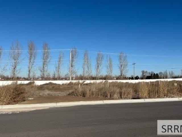 403 and 395 Birdie Thompson Dr, Idaho Falls, ID 83402