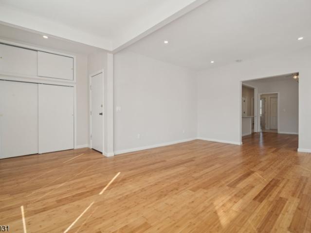 403 Abington Avenue 2 #