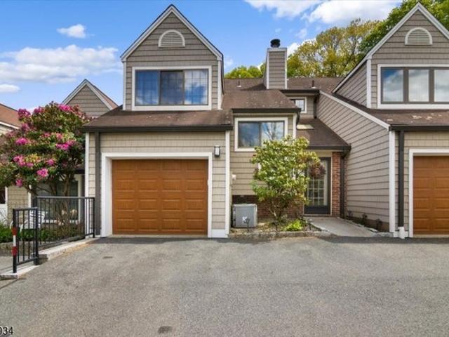 403 Betty Ln, Mine Hill, NJ 07803