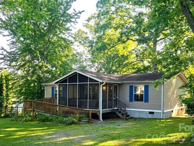 403 Doliver Dr, Horse Shoe, NC 28742