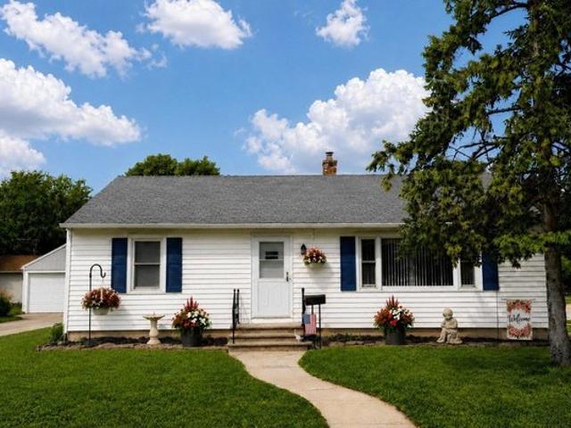 403 Dakota St, Oshkosh, WI 54902