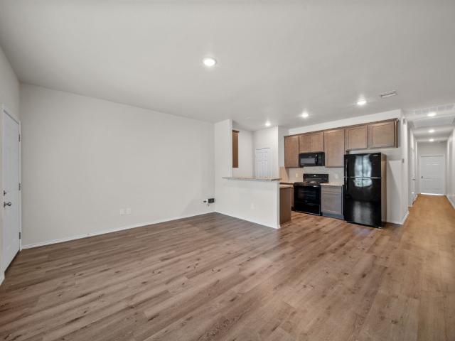403 E Avenue G