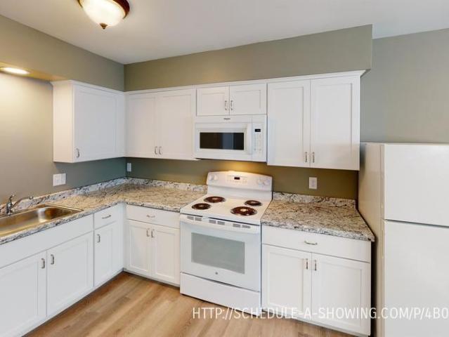 403 E. Park St 1 bed, 1 full bath
