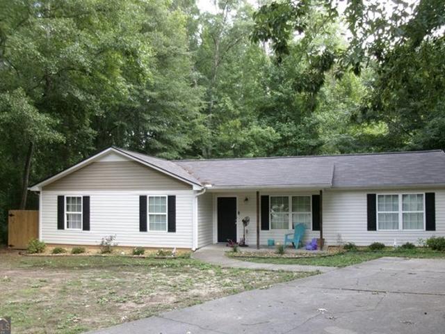 403 Fawnbrook Dr, Griffin, GA 30223