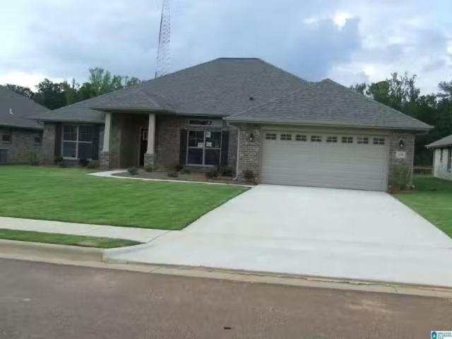 403 HARLESS LN, ALABASTER, AL 35007 Single Family Residence Fo.