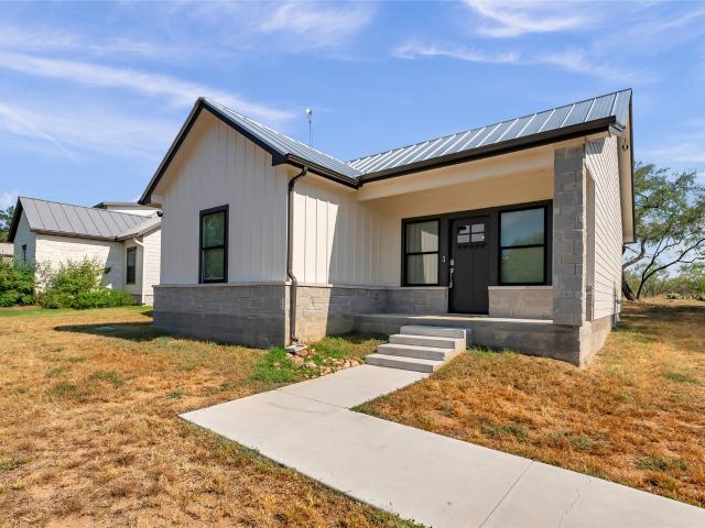 403 Oak Dr, Kingsland, TX 78639 | MLS #96858 | Compass