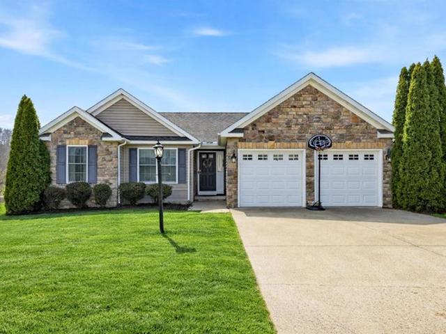 403 Oakmont Ct, Maidsville, WV 26541