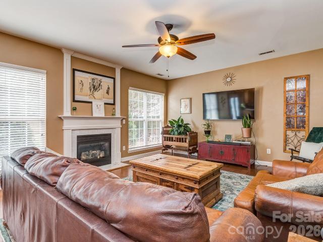 403 Lafinca Court # 33