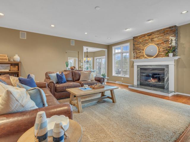 403 Lakewood Ct