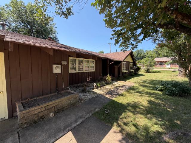 403 Luin Street