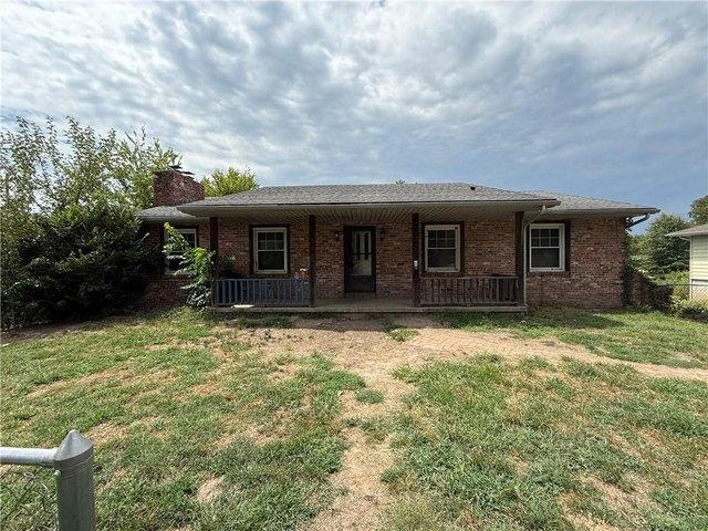 403 Montrey St, Clinton, MO 64735
