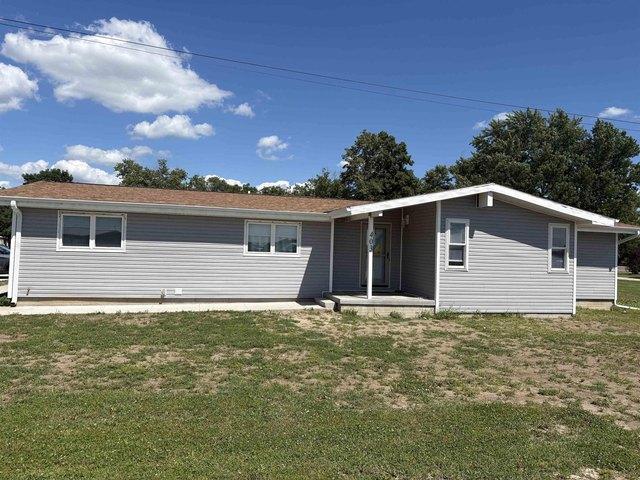 403 Maple St, Janesville, IA 50647