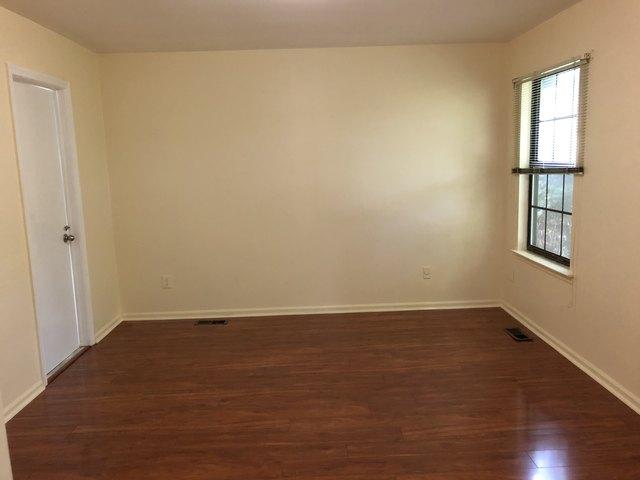 403 Maplecrest Rd, Edison, NJ 08820
