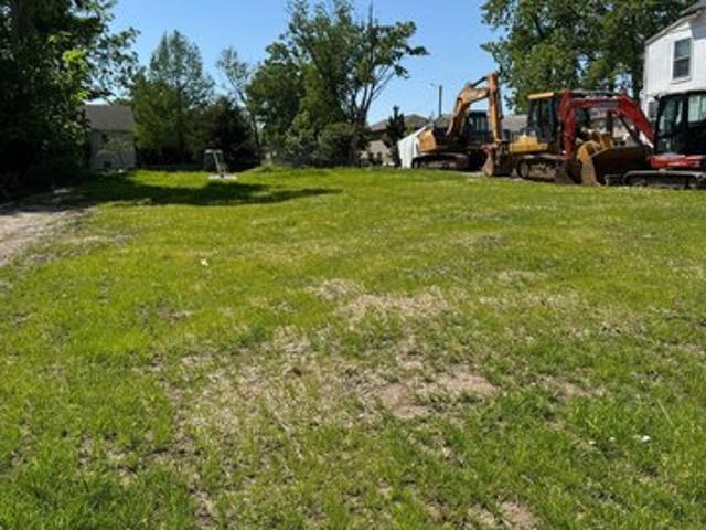 403 N 8th St, Columbia, MO 65201
