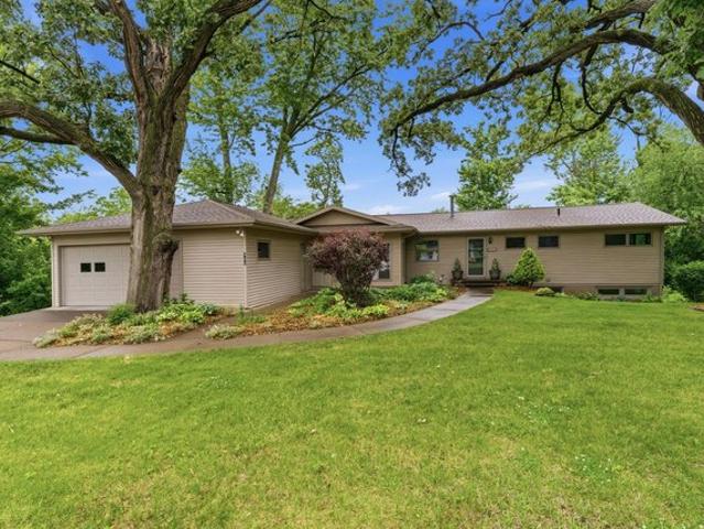 403 N 10th St, Clinton, IA 52732