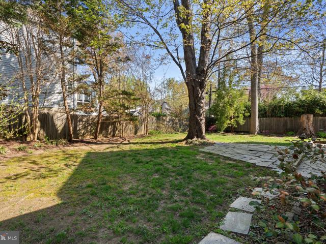 403 N West St, Falls Church, VA 22046 | MLS #VAFA2003 | Compass