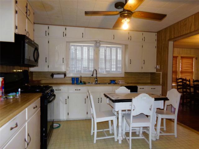 403 N West St, Weimar, TX 78962 | MLS #34254