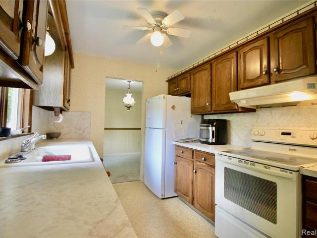 403 N Wickshire Lane