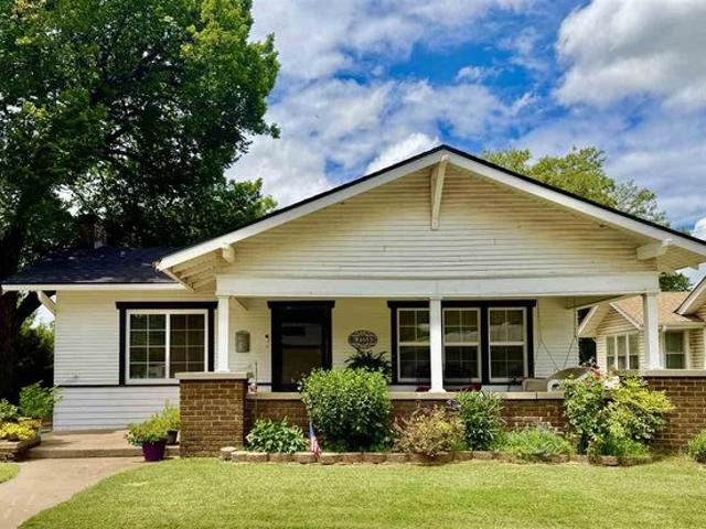 403 N Main St, Tonkawa, OK 74653