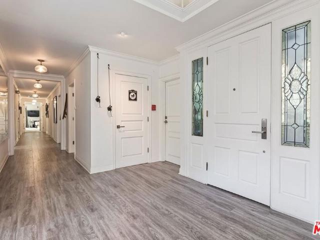 403 N Palm Drive 3