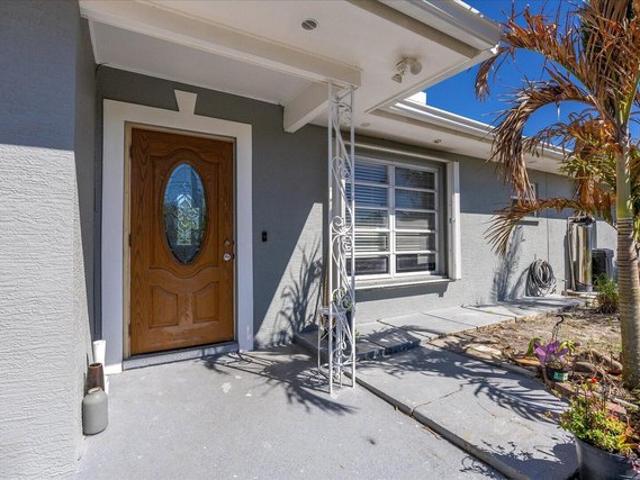 403 NE Oleander Ave, Port Saint Lucie, FL 34952