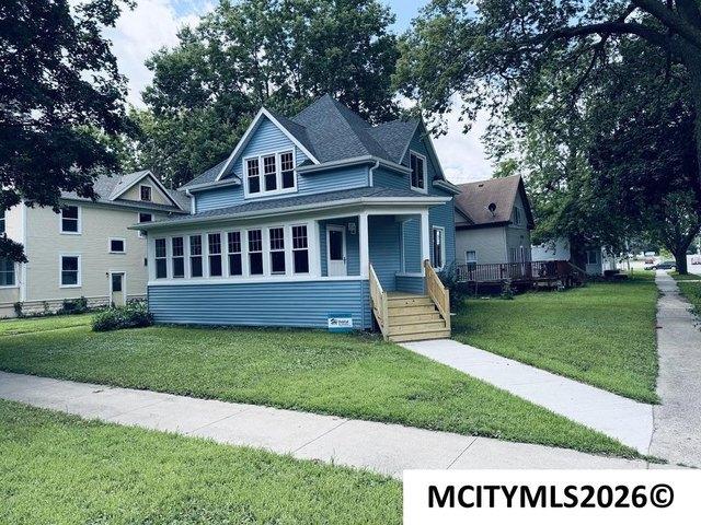 403 NW 1st St, Mason City, IA 50401