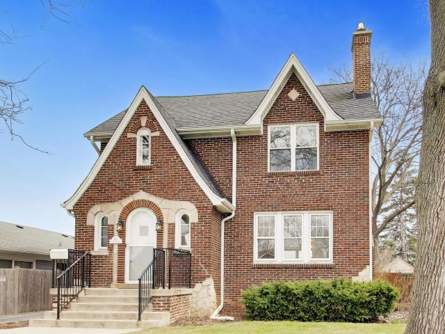 403 S Wille St, Mount Prospect, IL 60056 | MLS #12608 | Compass