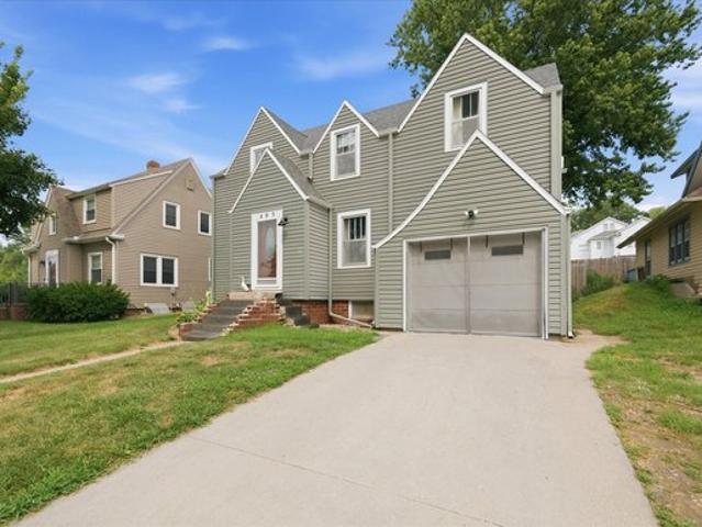403 S Gates St, Oakland, IA 51560