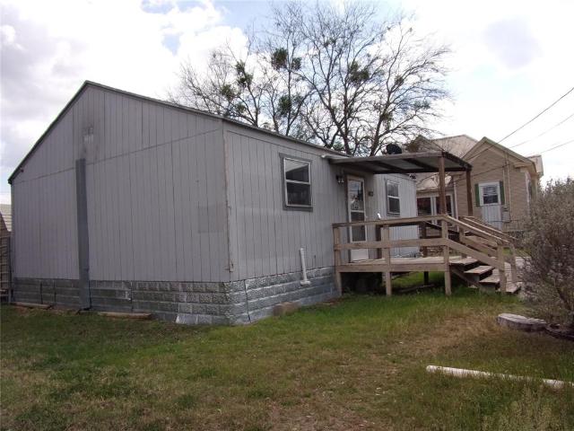 403 S Live Oak Street