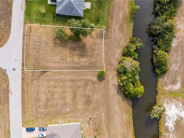 403 San Cristobal Ave, Punta Gorda, FL 33983