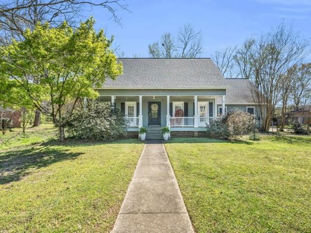 403 Shadowood Ln, Starkville, MS 39759