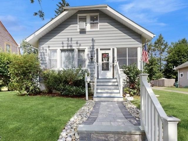 403 Sharp St, Hackettstown, NJ 07840