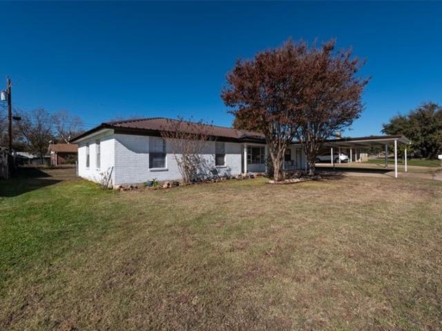 403 Sherry Lee Ln, Hamilton, TX 76531