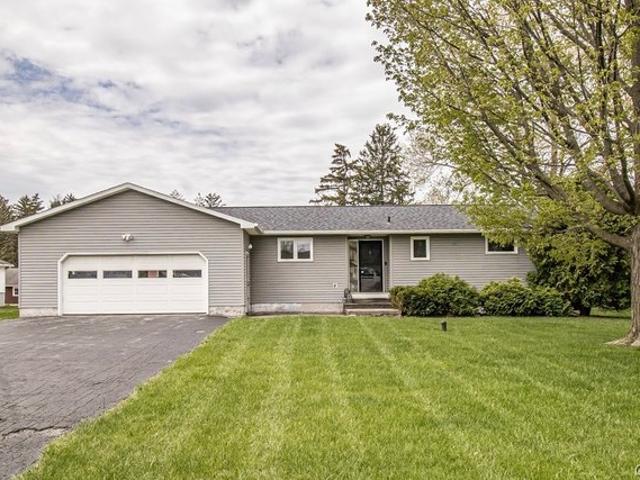 403 Stillwell Cir, East Syracuse, NY 13057