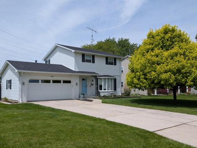403 Park Ln, Walbridge, OH 43465