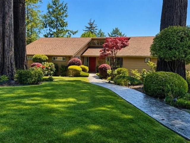 403 Penny Ln, Fortuna, CA 95540