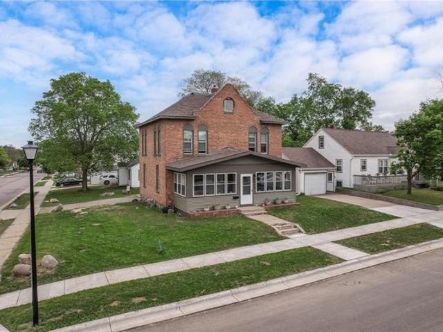 403 Pine St S, Sauk Centre, MN 56378