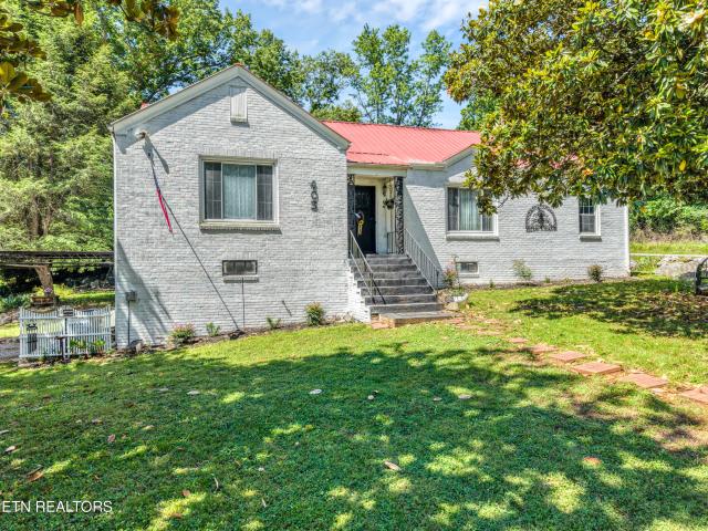 403 Rose Ave