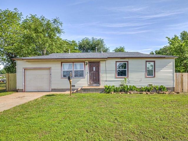 403 W 45th St, Sand Springs, OK 74063
