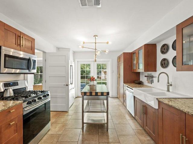 403 W 55th St