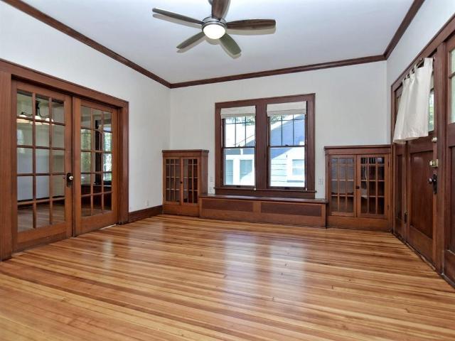 403 W 37th St