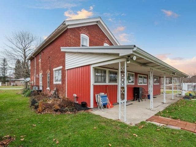 403 W 3rd St, Waterford, PA 16441