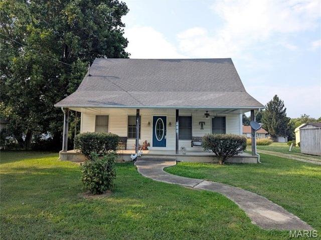 403 W Tower St, Mulberry Grove, IL 62262