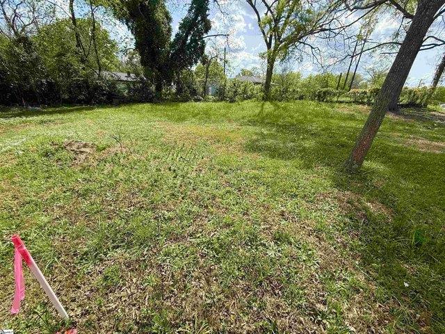 403 W Centennial St, Clinton, SC 29325