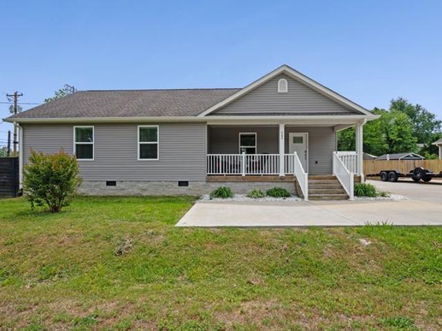 403 W College St, Watertown, TN 37184