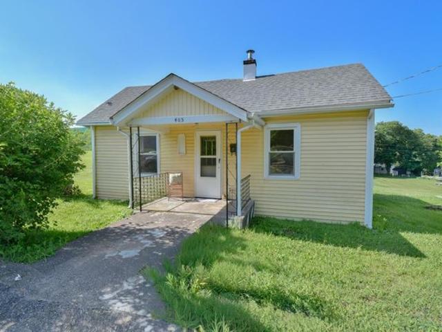 403 W King St, Bedford, VA 24523